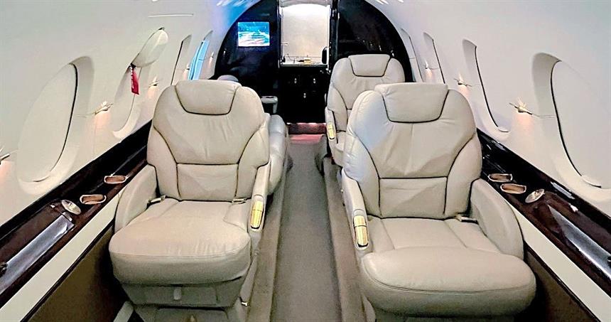 Hawker 800XP N850XM - Liberty Charters