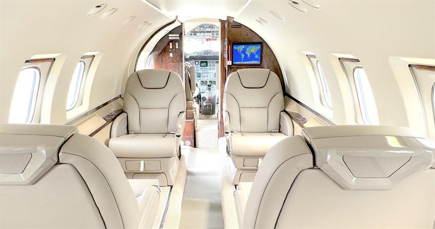 Hawker 800XP N800UW - Liberty Charters