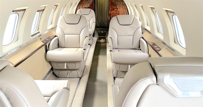 Hawker 800XP N800UW - Liberty Charters